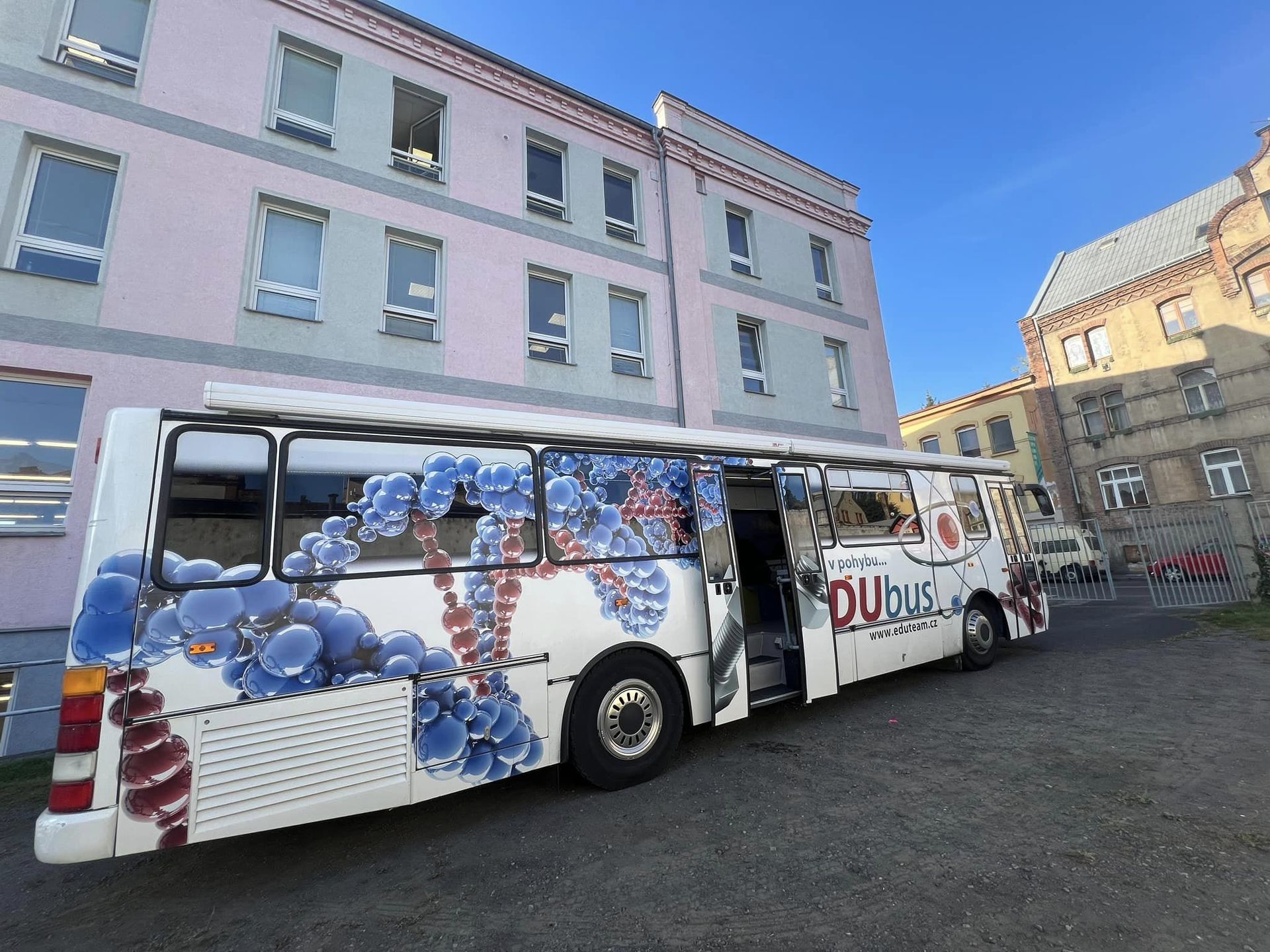 EDUbus-polytechnická laboratoř | Střední škola lodní dopravy a ...